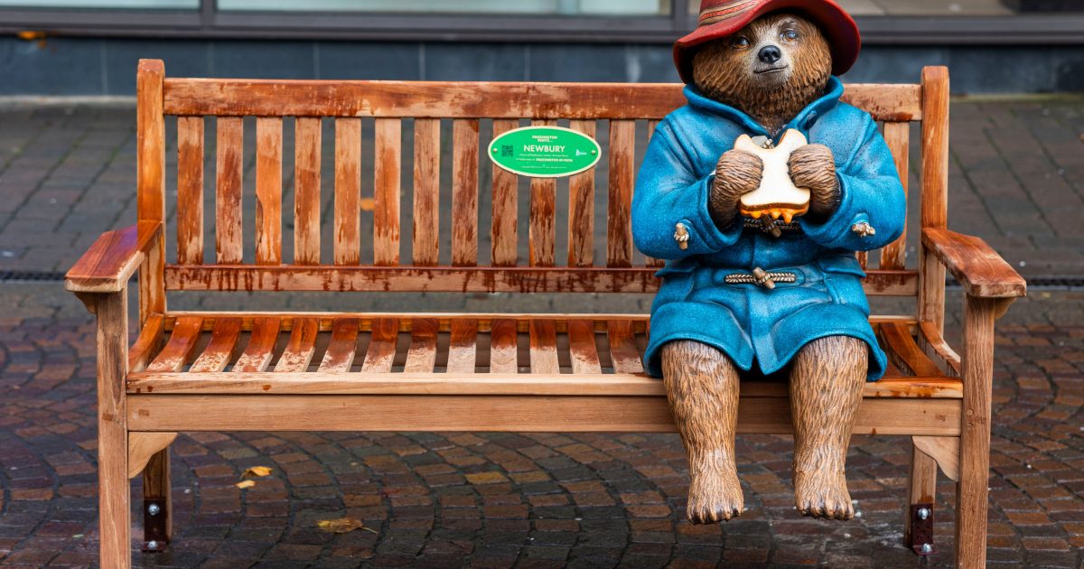 泥酔した英空軍技師がパディントン像を真っ二つに破壊。転売を試みるも失敗、有罪が確定 | ARTnews JAPAN（アートニュースジャパン）